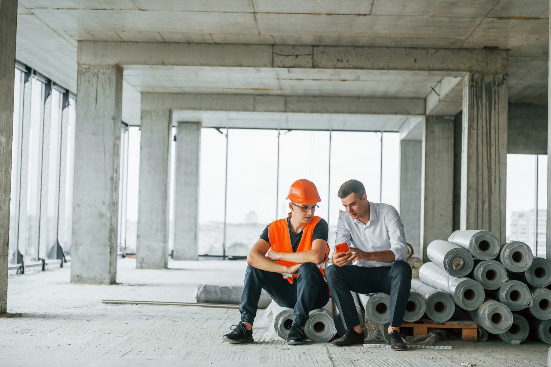 Jakie logo dla firmy budowlanej i remontowej? Inspirujemy - Trinet